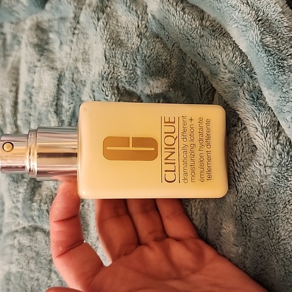 Clinique | Skincare | 34 Full Clinique Moisturizing Lotionemulsion ...